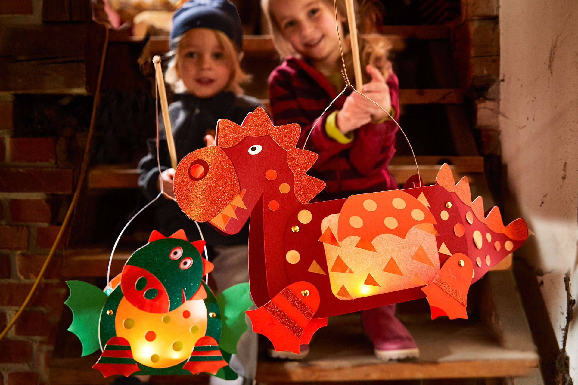 Anleitung Laternen als Fensterbilder basteln | HABA Little Friends