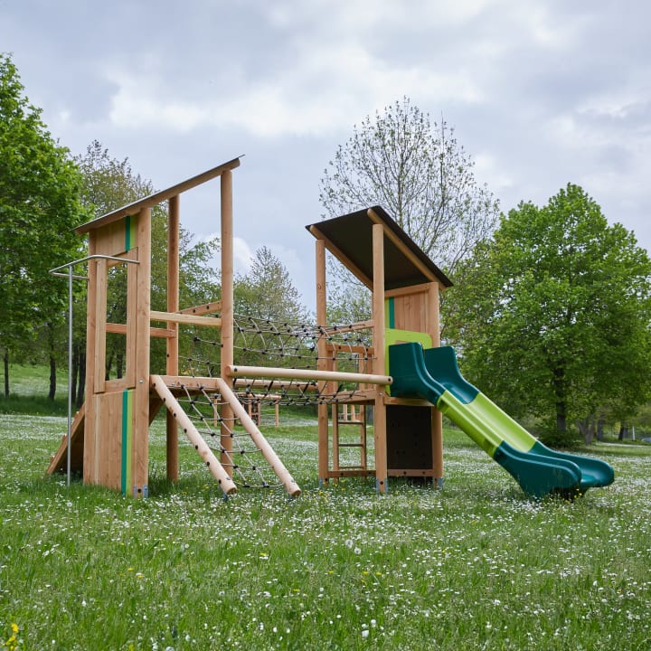 Zwei-Turm-Spielanlage mit Netztunnel online kaufen » HABA Pro